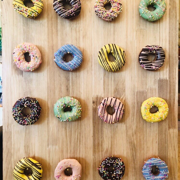 【wall-donuts】-donuts-sweets-wall-colors-patissier | ALL41株式会社